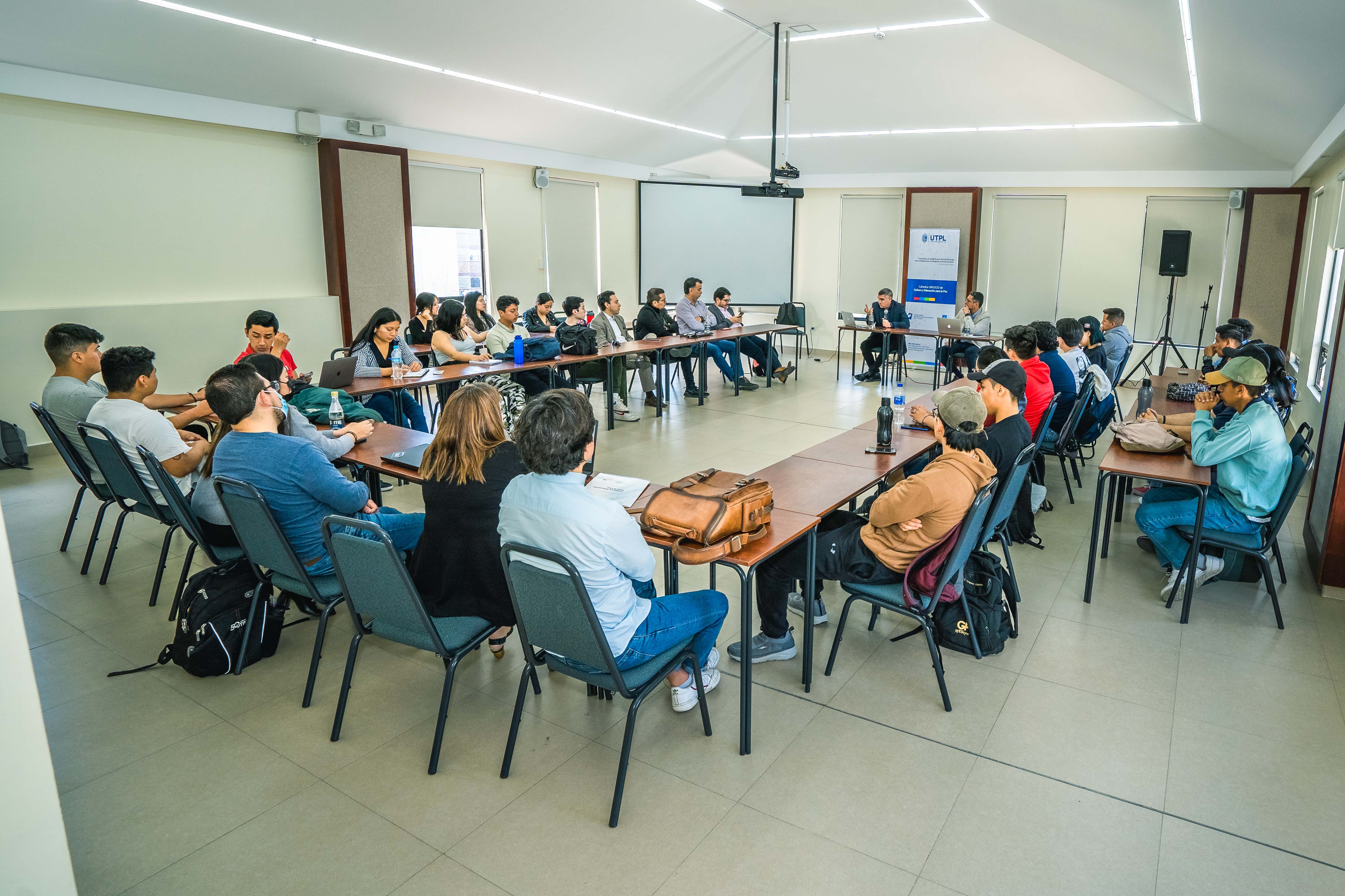 Visita del Dr. Julio César Guanche, Oficial de Ciencias Sociales UNESCO ...